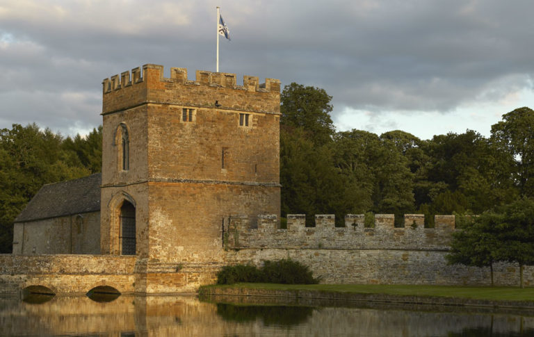 Castle & Gardens - Broughton Castle
